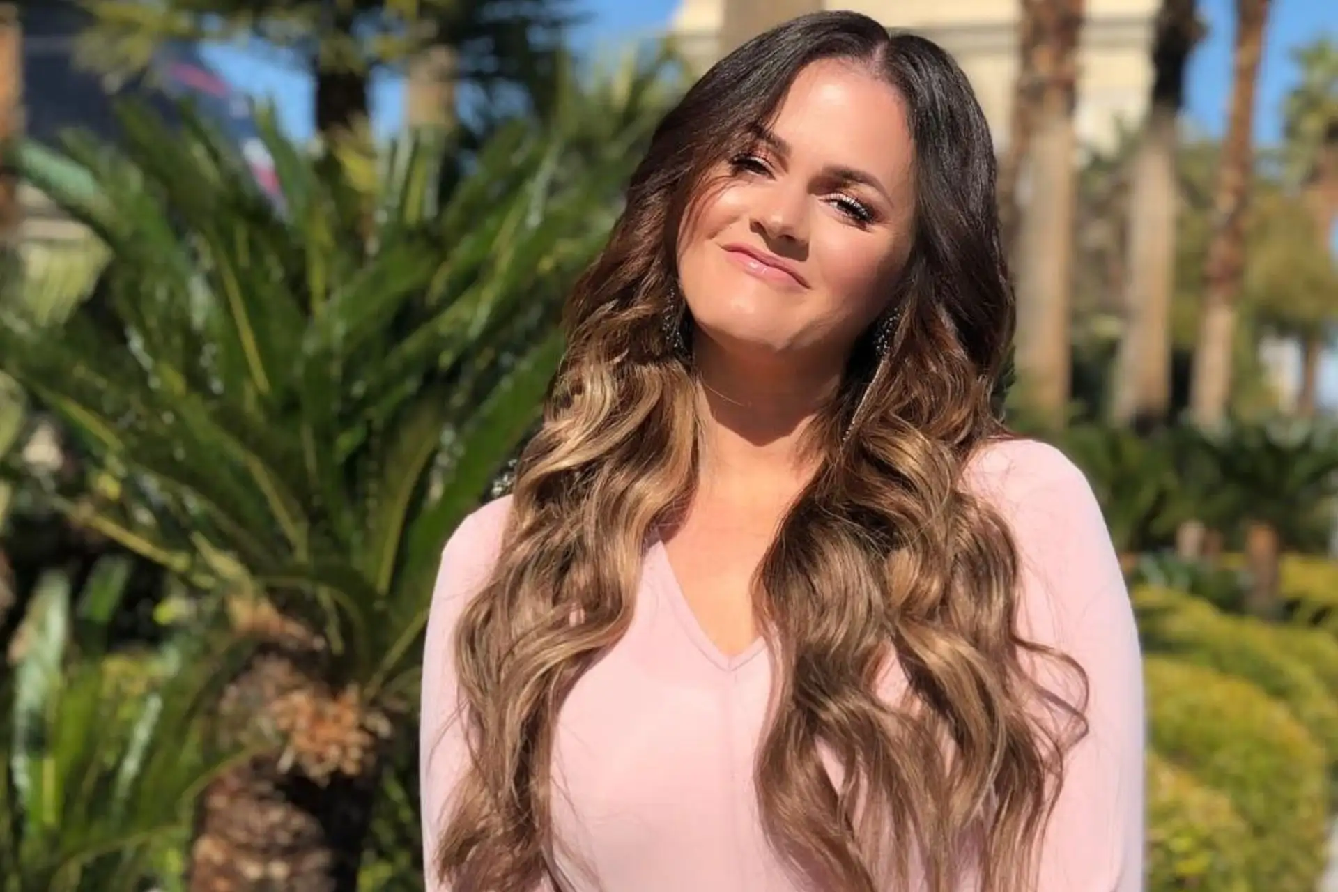 Bonnie Hoellein (Youtuber) Wiki, Age, Height, Net Worth & More