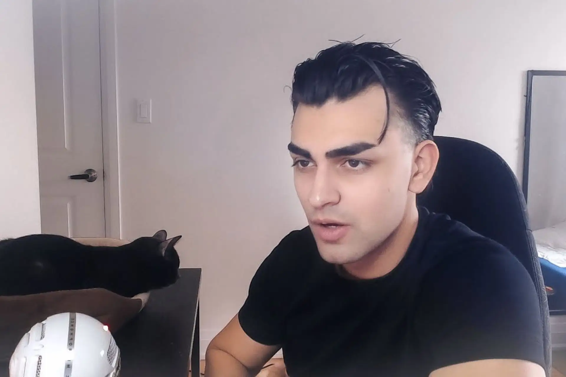 Hxsain (Youtuber) Wiki, Age, Girlfriend, Height, Net Worth & More